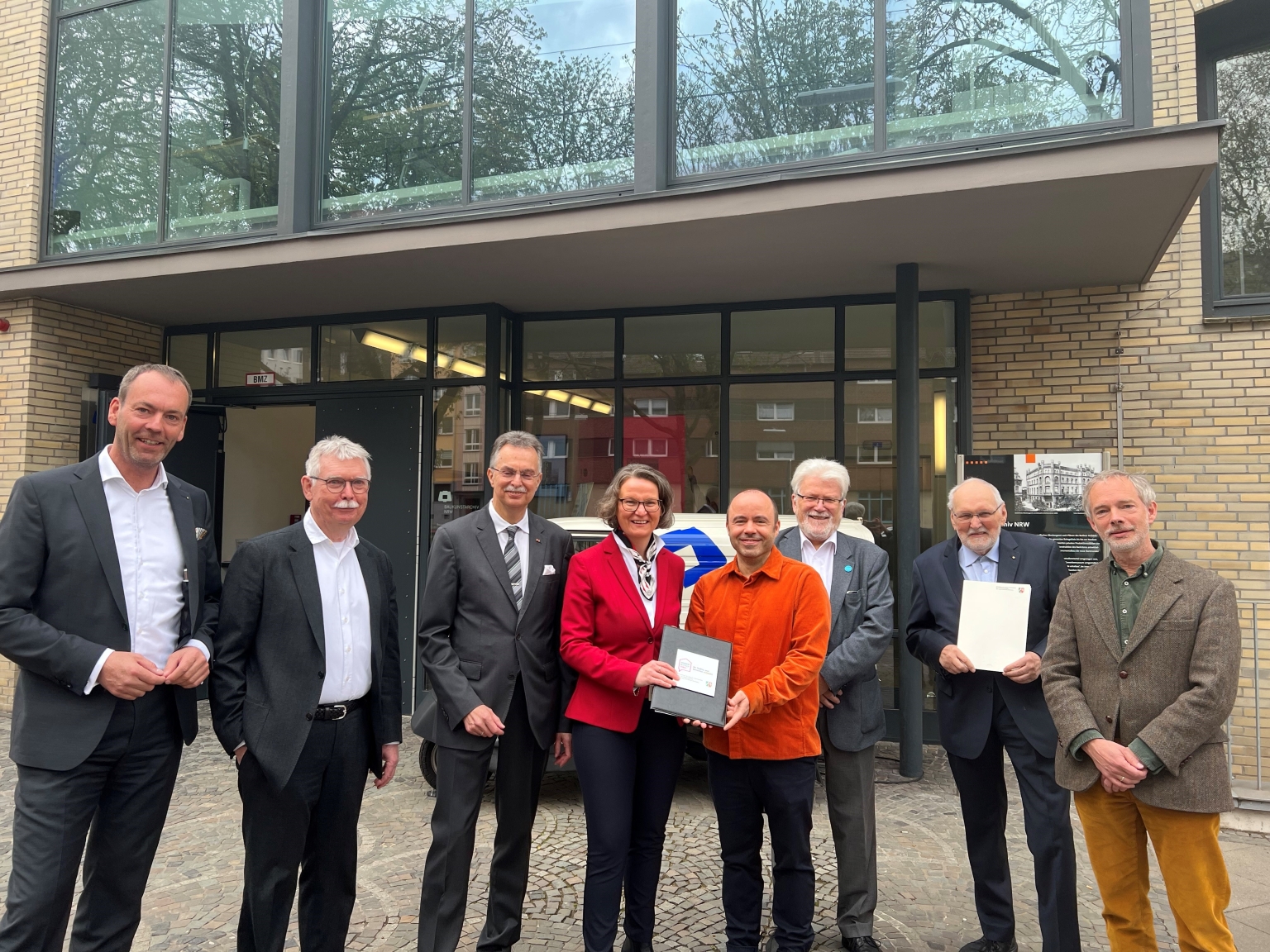 (v. l.): Markus Lehrmann (Geschäftsführer Baukunstarchiv NRW), Prof. Dr ...